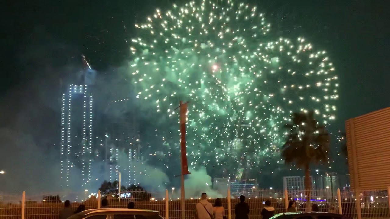 Fireworks at Bahrain bay on occasion of Bahrain national day 2020 - YouTube