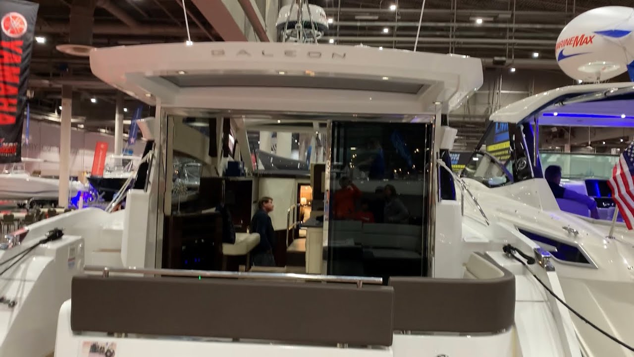 Yacht at Houston Boat Show 2020 - YouTube