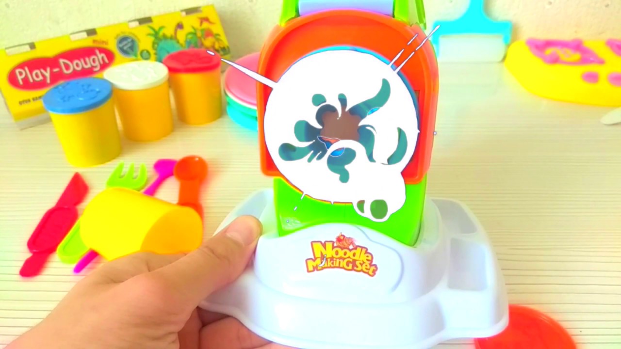 Aylin playing Learn Colors with Play Doh Pasta Spaghetti Making Machine ...