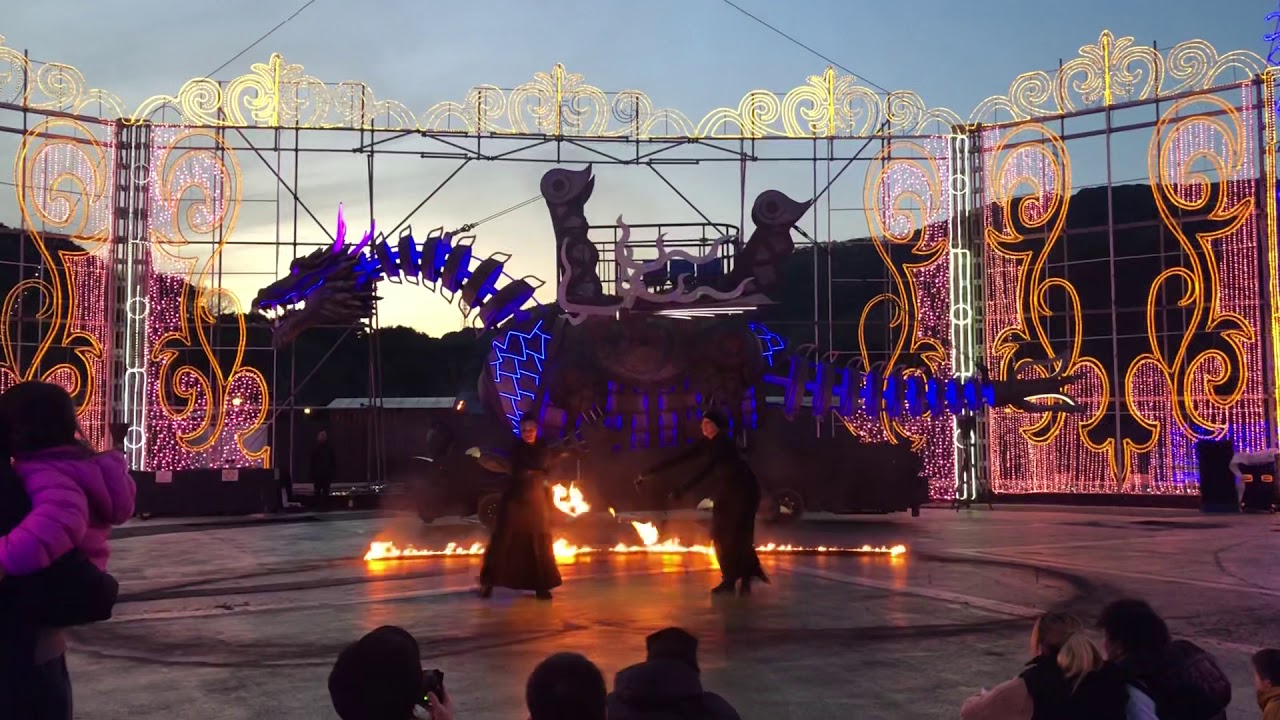Huis ten bosch show fire's dragons - YouTube