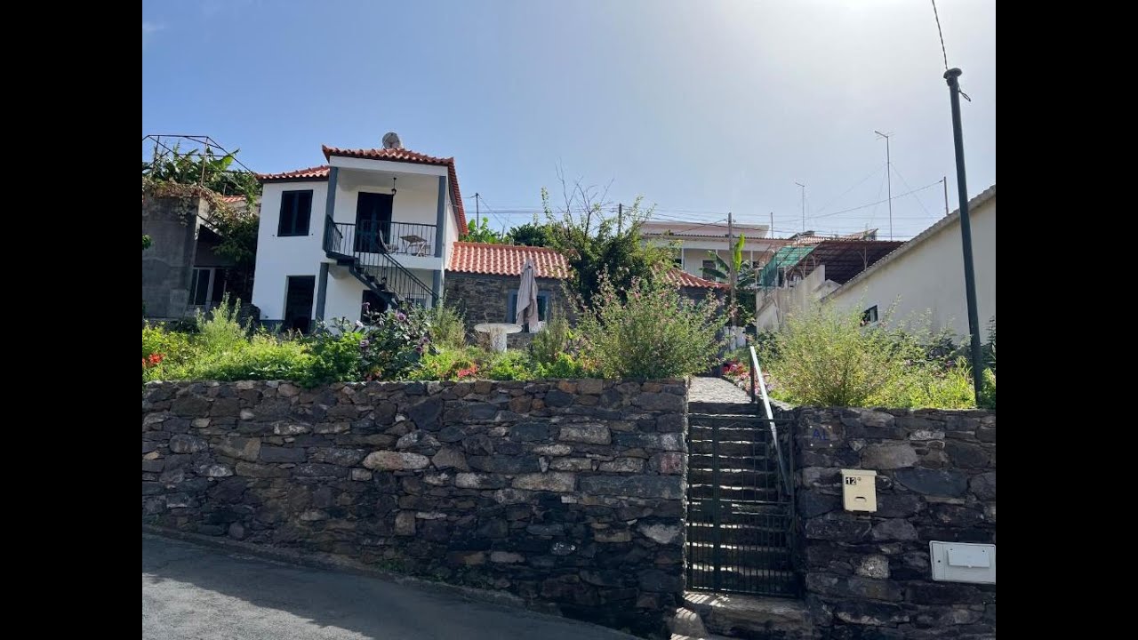 Casa do Avô | Maison de Vacances en ponta do sol, Portugal - YouTube