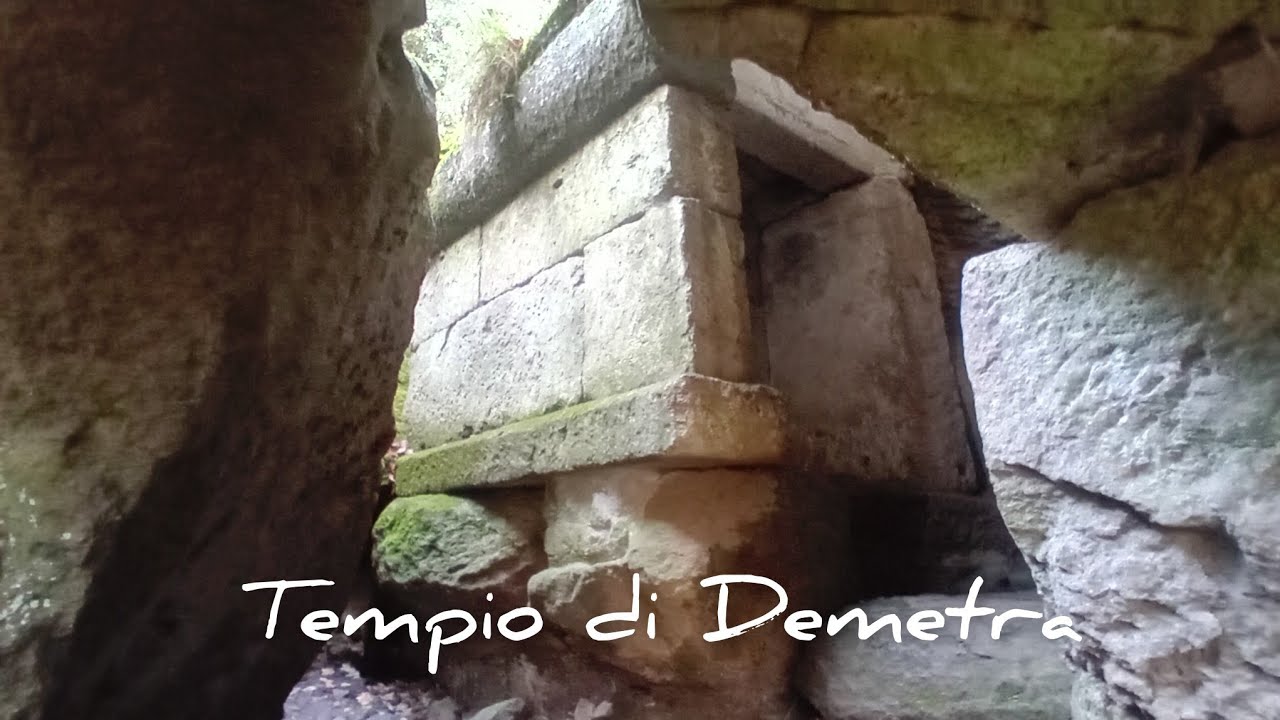 Tempio di Demetra: Il grande altare rupestre e il percorso rituale ...
