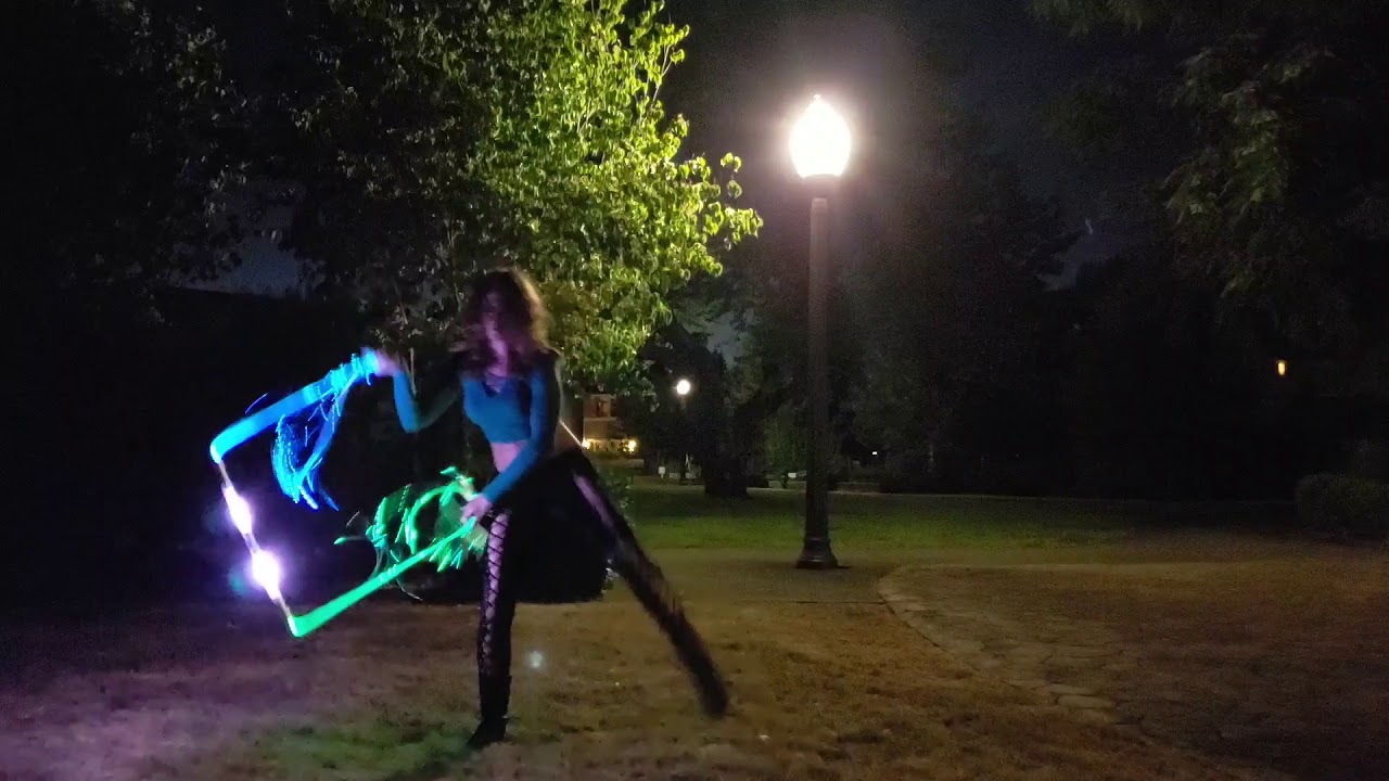 Maroon 5 - Girls Like You // Custom Pixel Whip Double - YouTube
