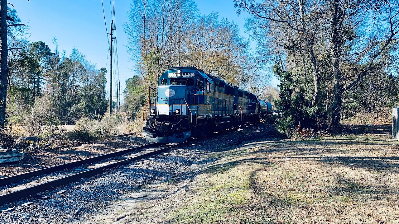 Ex NS GP38-3 leads A&R job from Raeford - YouTube