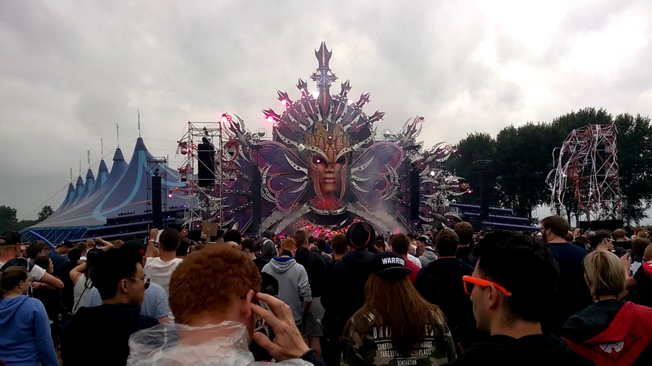 Defqon.1 2017 - UV Stage - Brennan Heart /2 - YouTube