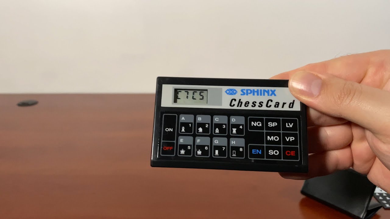 ♟️ CXG Sphinx ChessCard: Credit Card Sized Chess Computer -- Gadgetify ...