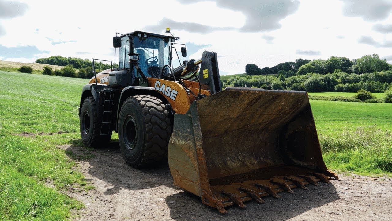 CASE 1121G Wheel Loader - Warwick Ward Machinery - YouTube