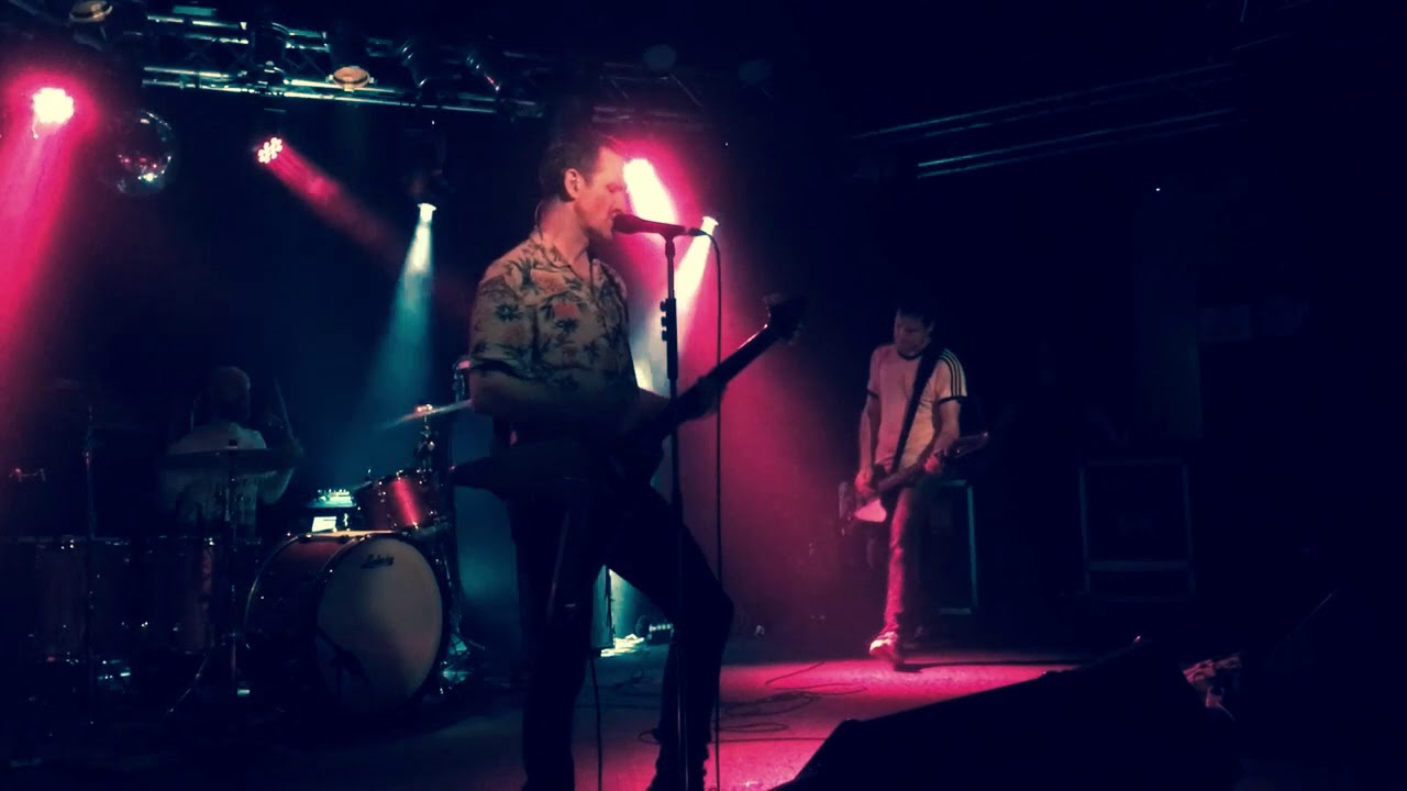 Ash - Burn Baby Burn live at Rosemount Hotel November 2018 - YouTube