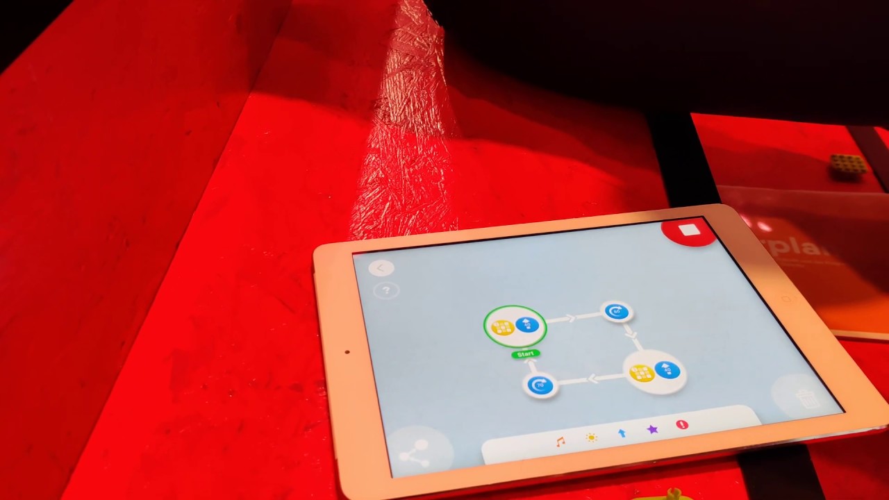 Robo Wunderkind in combination with a tablet - YouTube