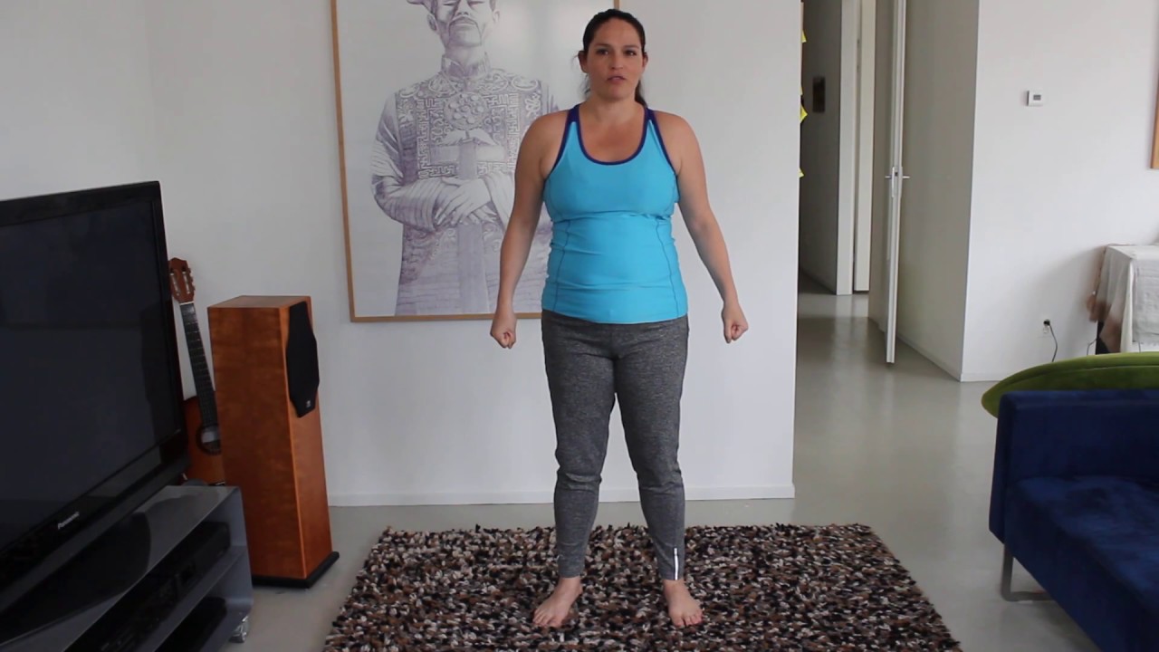 Singing while doing yoga: The cow and the cat pose + Matthäus Passion ...