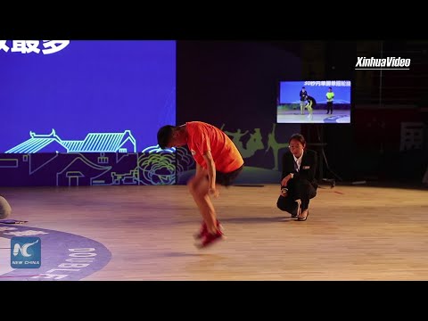 Chinese teenager breaks own record in jump rope contest