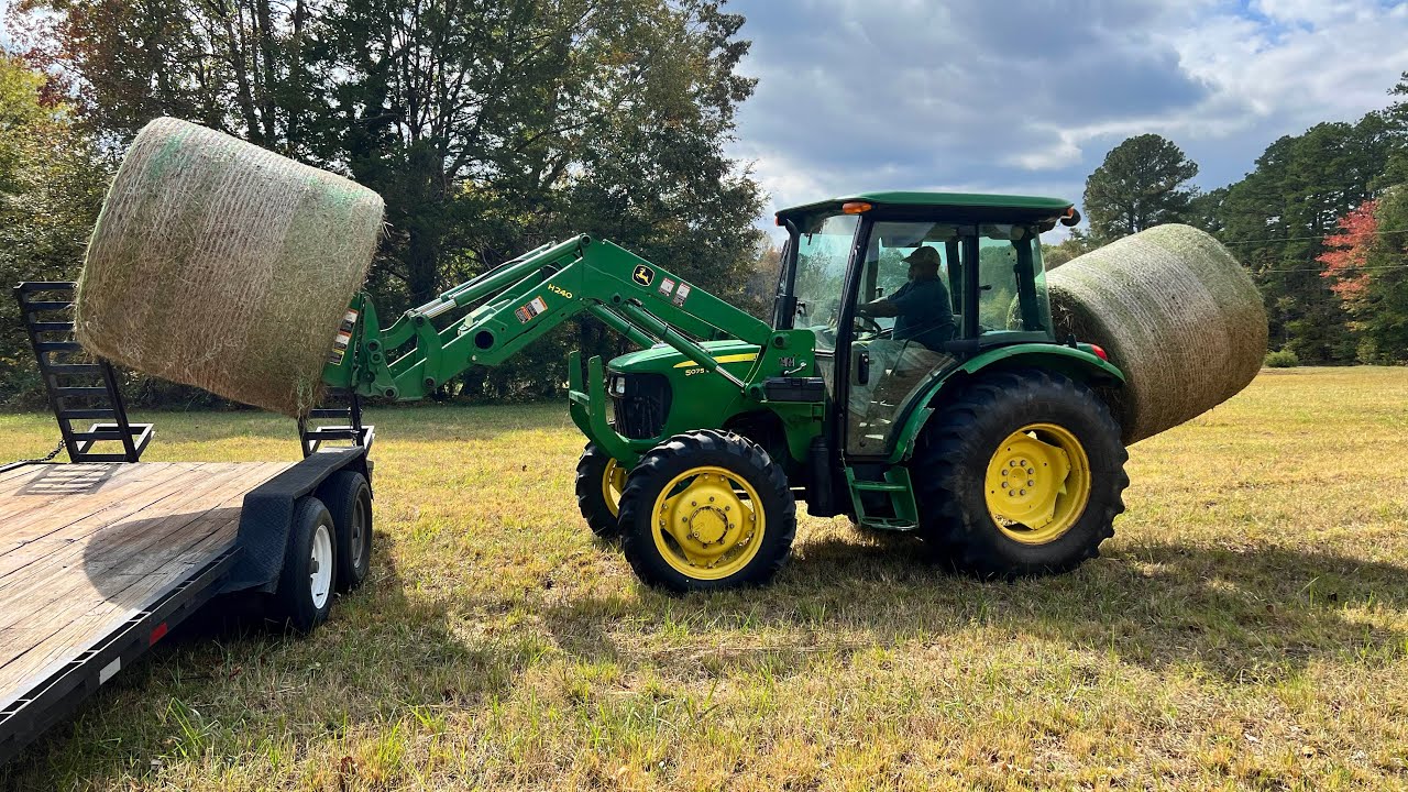 Moving Hay With John Deere 5075E - YouTube