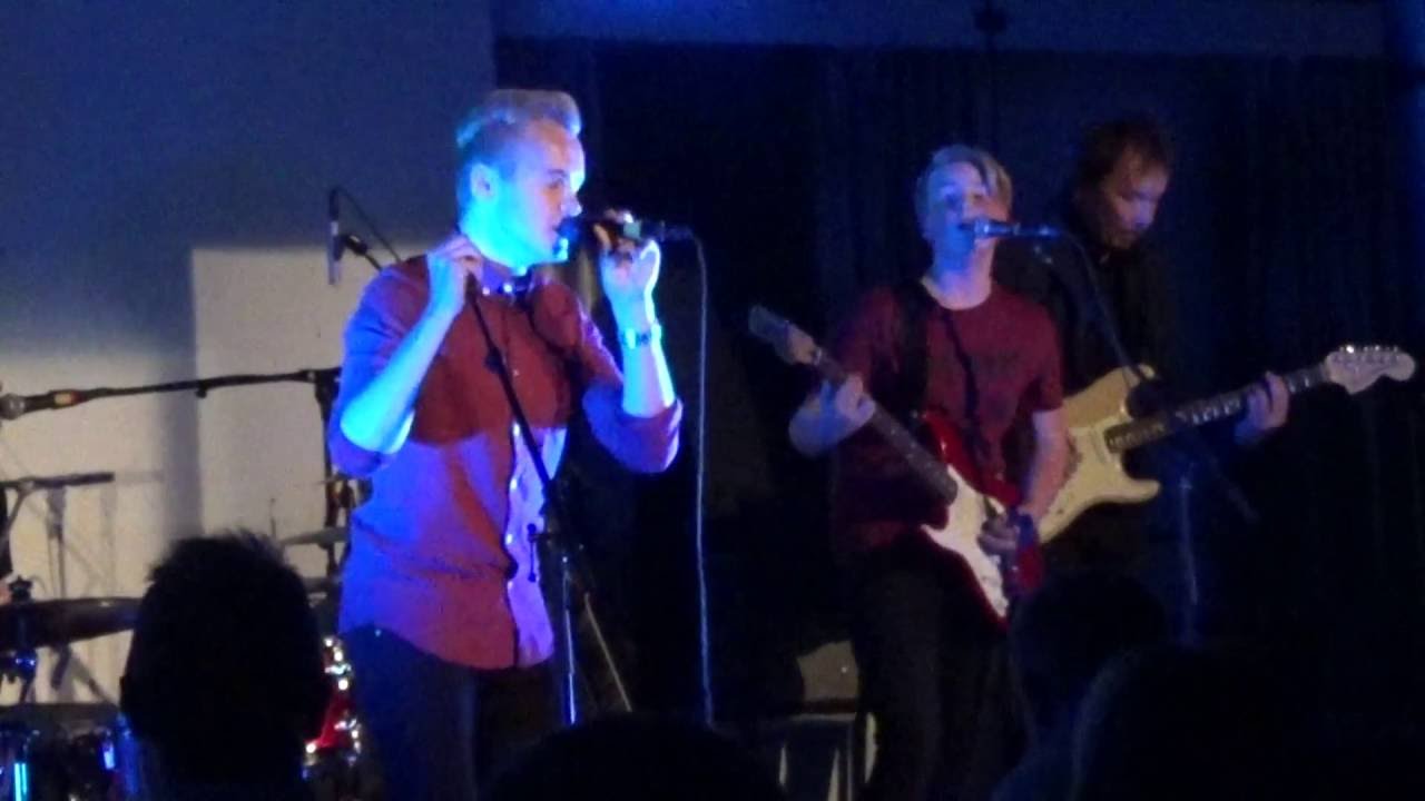 Torstein Snekvik og Odin Landbakk med Broken Bones - YouTube