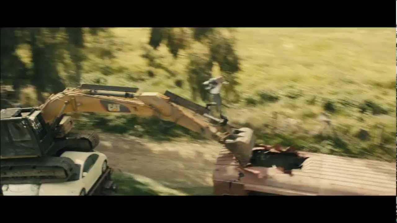 SKYFALL CLIP DIGGER/TRAIN - YouTube