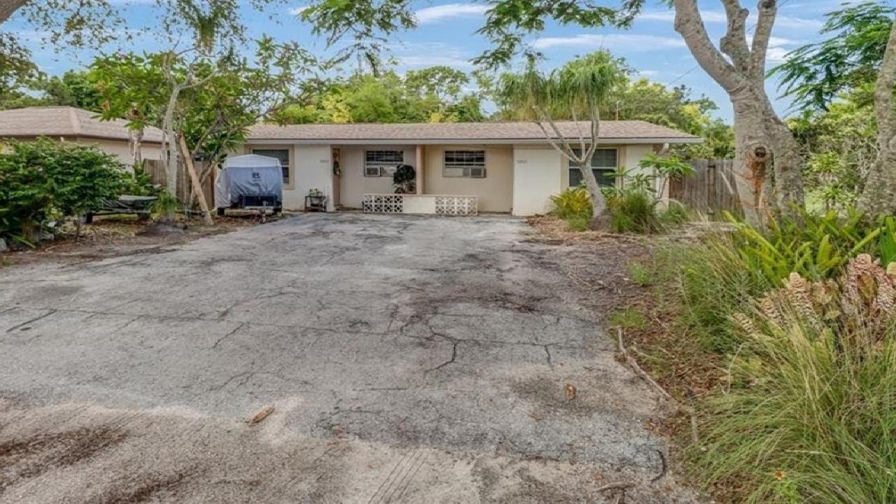 4205 Springs LN, BONITA SPRINGS, FL Presented by Christopher Farrugia ...