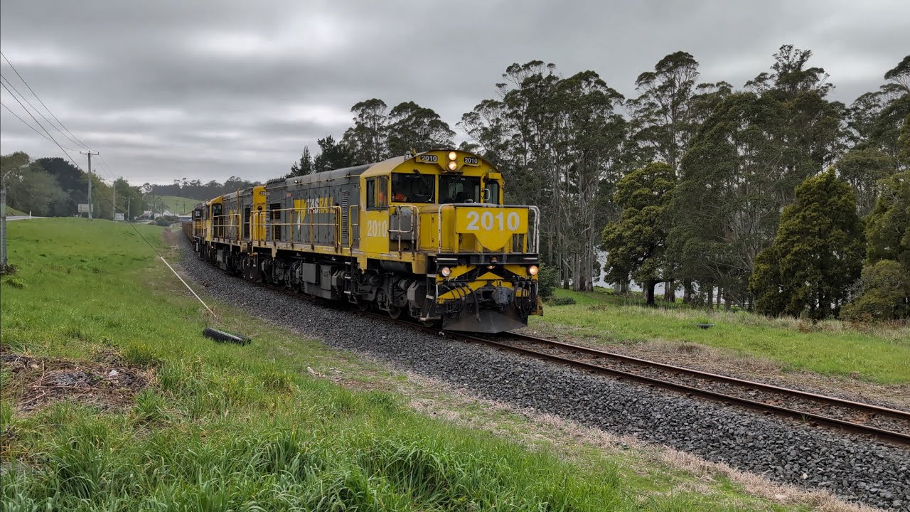 TasRail 2010 2008 2009 #77 empty ore train Ridgley - YouTube