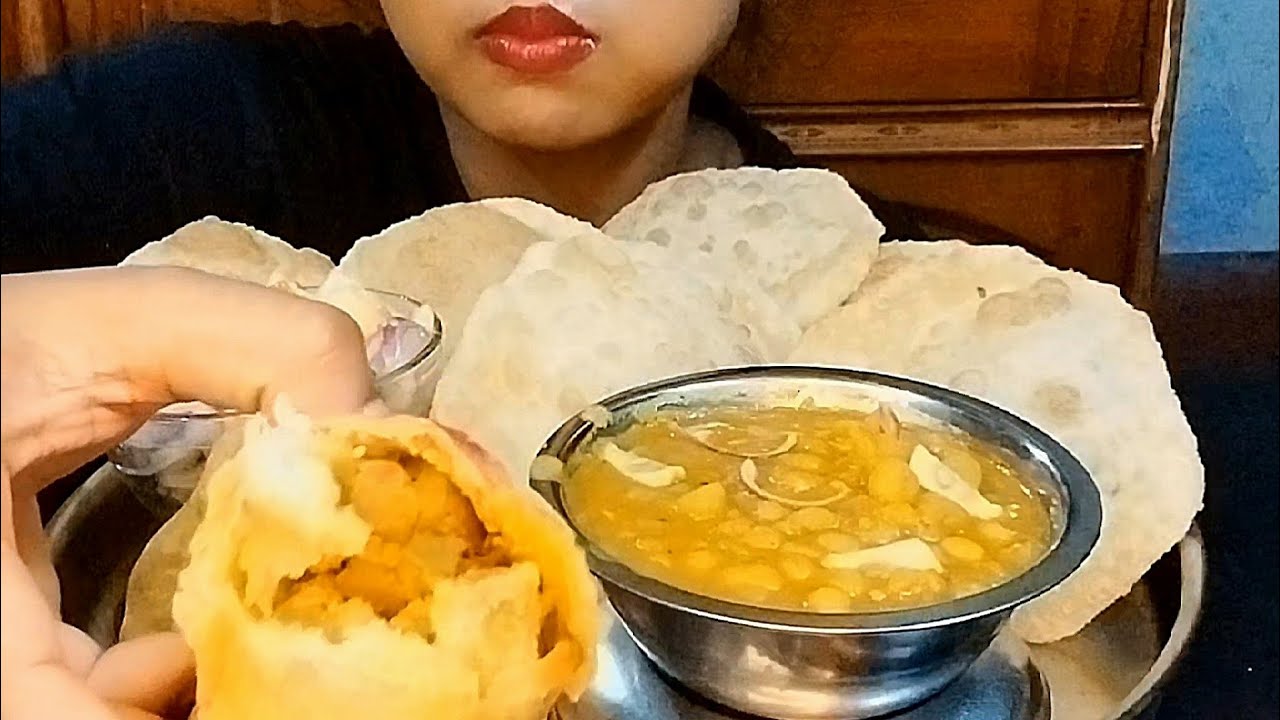POORI/LUCHI || CHANA MOTOR || SAMOSA || SALAD || #mukbang #asmr #food ...