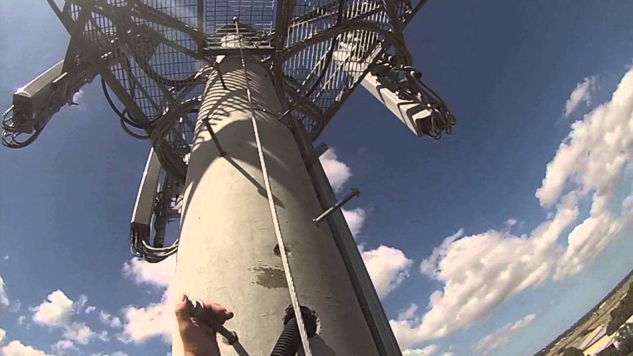 Rigger Climbing A MonoPole - YouTube