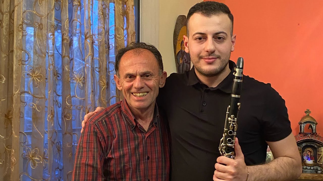 Δημήτρης Αχνούλας - Αριστείδης,Μια κοντή κοντούλα,Σιγαλά βρέχει ο ...