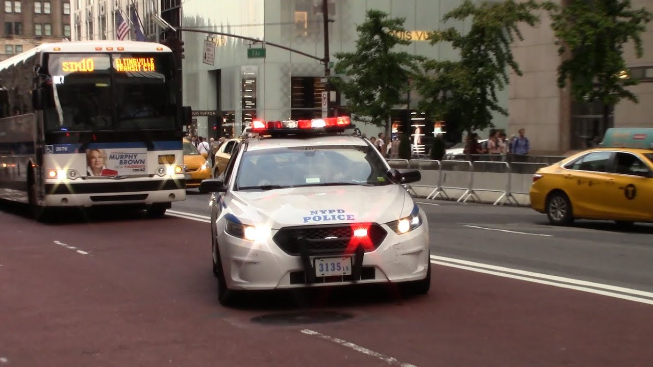 [NEW YORK] 2X NYPD responding with siren and lights. - YouTube