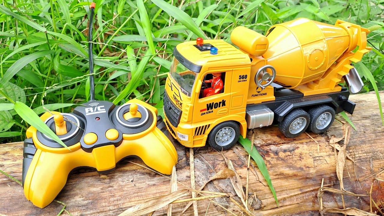 Unboxing Rc Mixer Truck 1:14 Huina 1574 Truk Molen Besar - YouTube