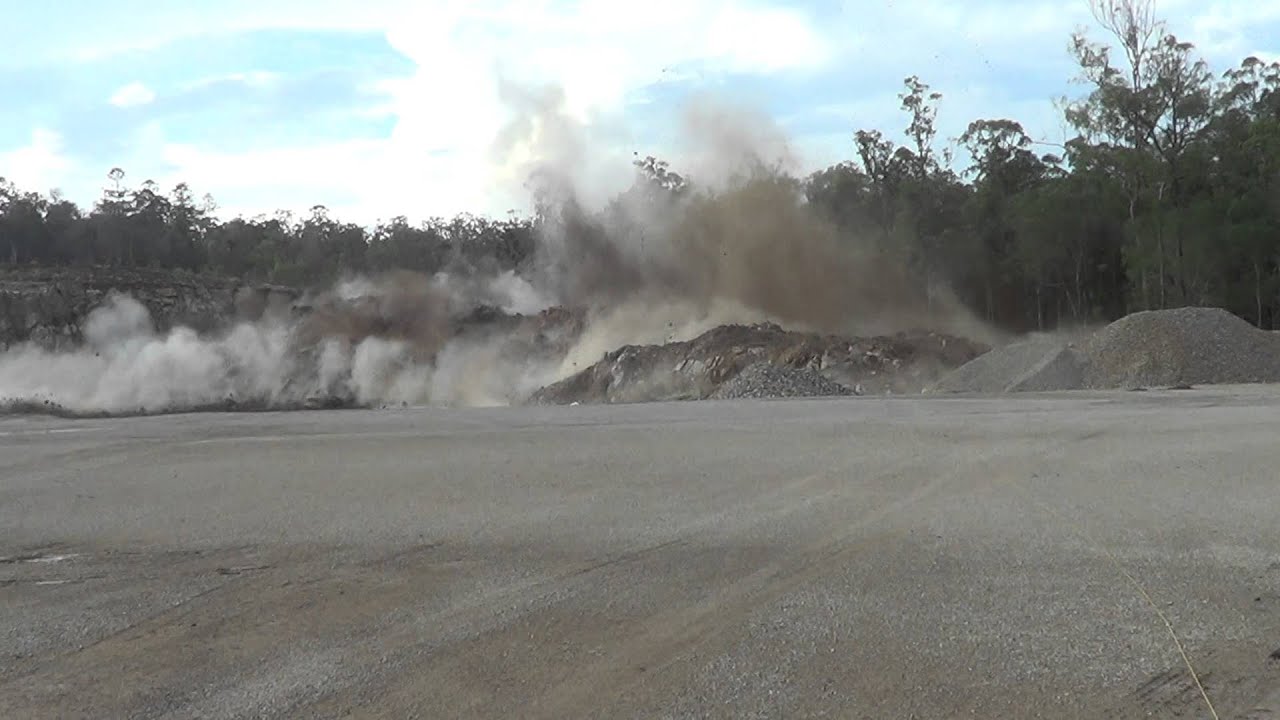 Hard Rock Quarries Maryborough Blast 3887 09 - YouTube
