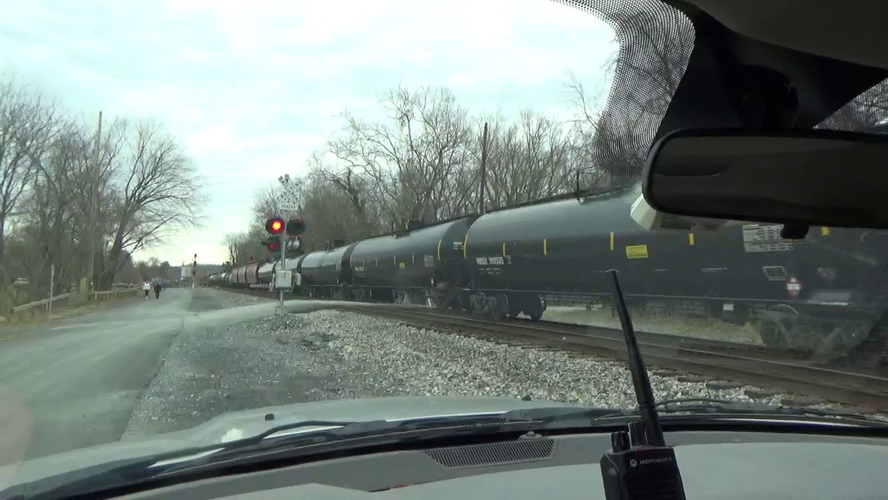 #8484 CSX Q413-06 Mix Freight train - YouTube