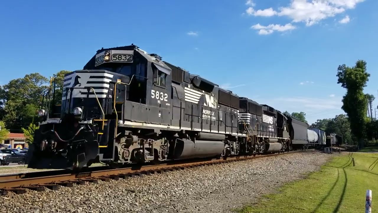 NS GP38-3 5832 leads P72 NB - YouTube