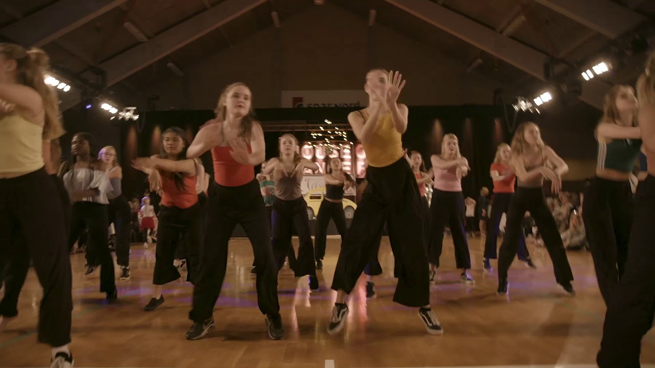 Funky Showdance Girly Style - afdansningsbal 2019 - YouTube