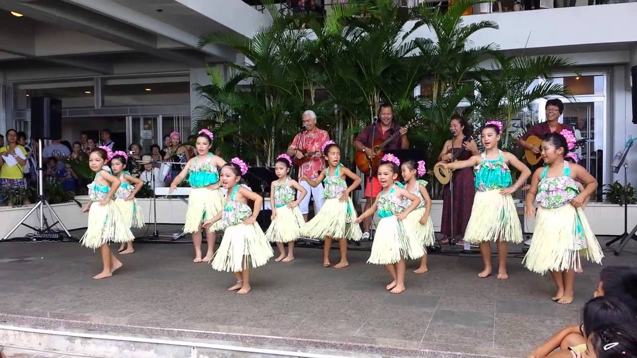 moonbeach Luau 2014 keiki hula dance - YouTube