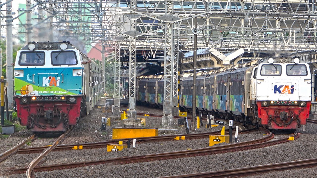 Menjelang Maghrib KA Argo Bromo dan Bima Melintas di tiber dengan ...