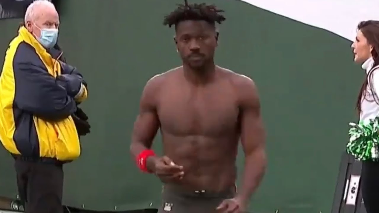 Antonio Brown Quits in the middle of the game shirtless - YouTube