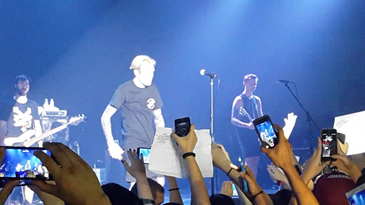 A Part of Me - NECK DEEP Live in Manila - YouTube