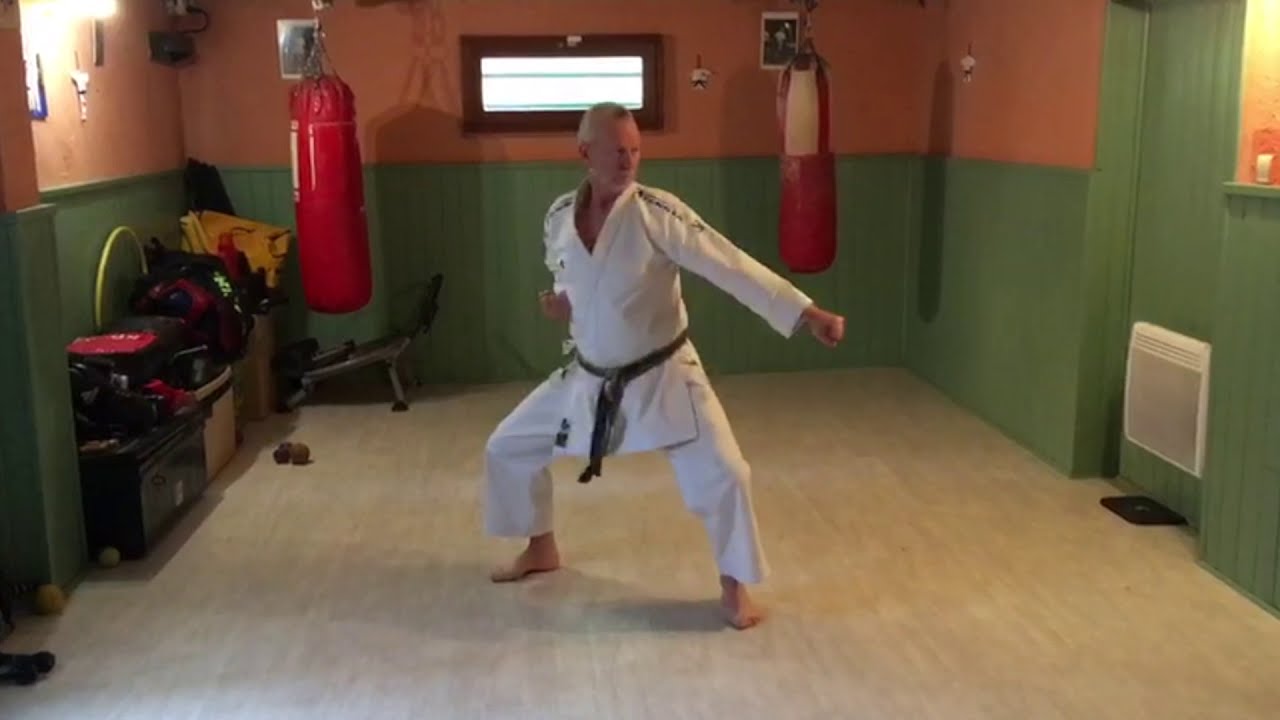 Training karate - YouTube