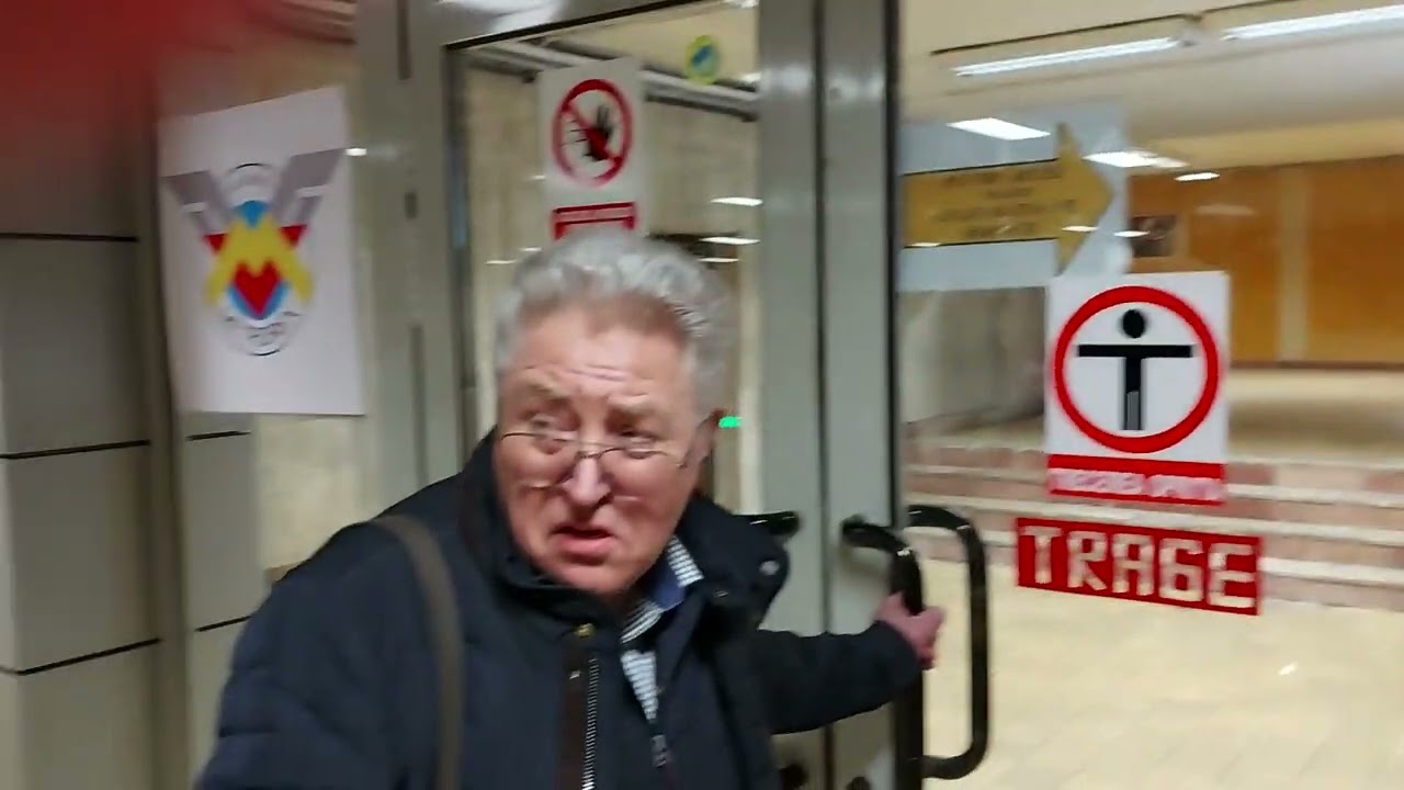 Ion Radoi incearca sa intre in sediul USLM - YouTube