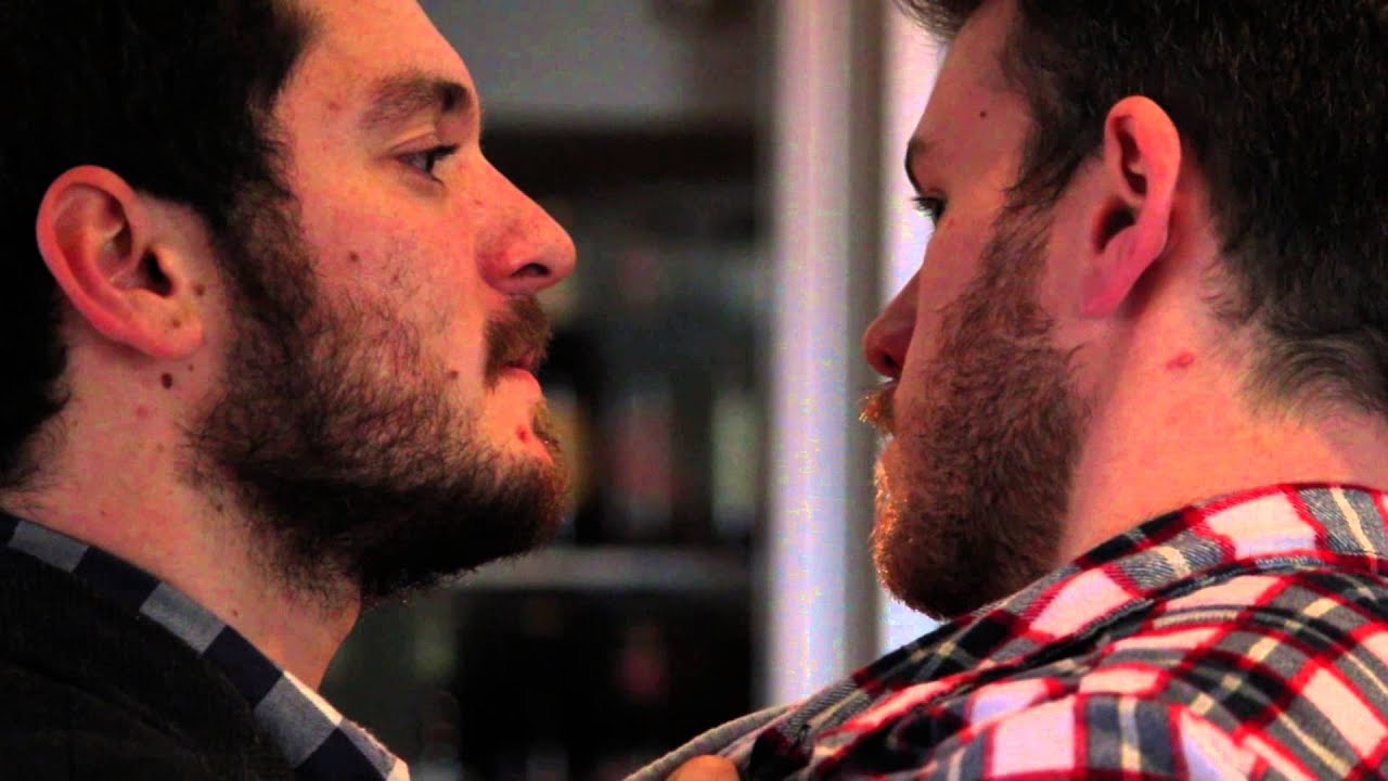Messy bar fight - YouTube