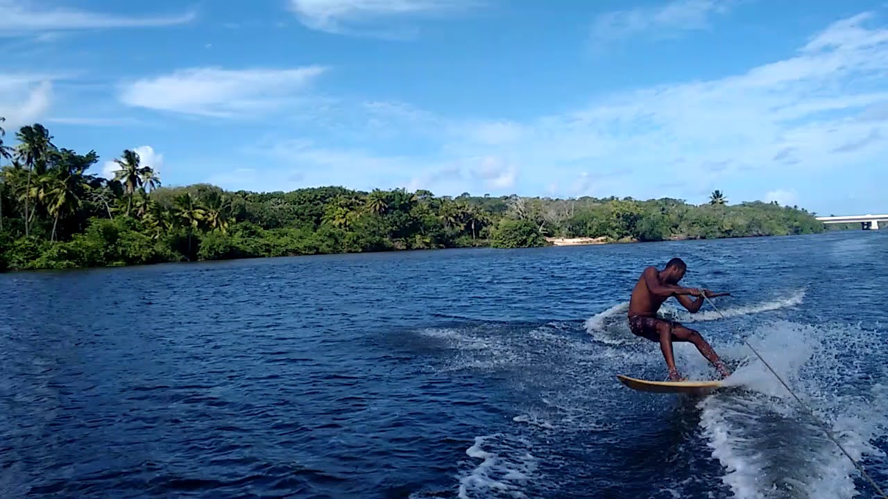 SURF COM BARCO - YouTube