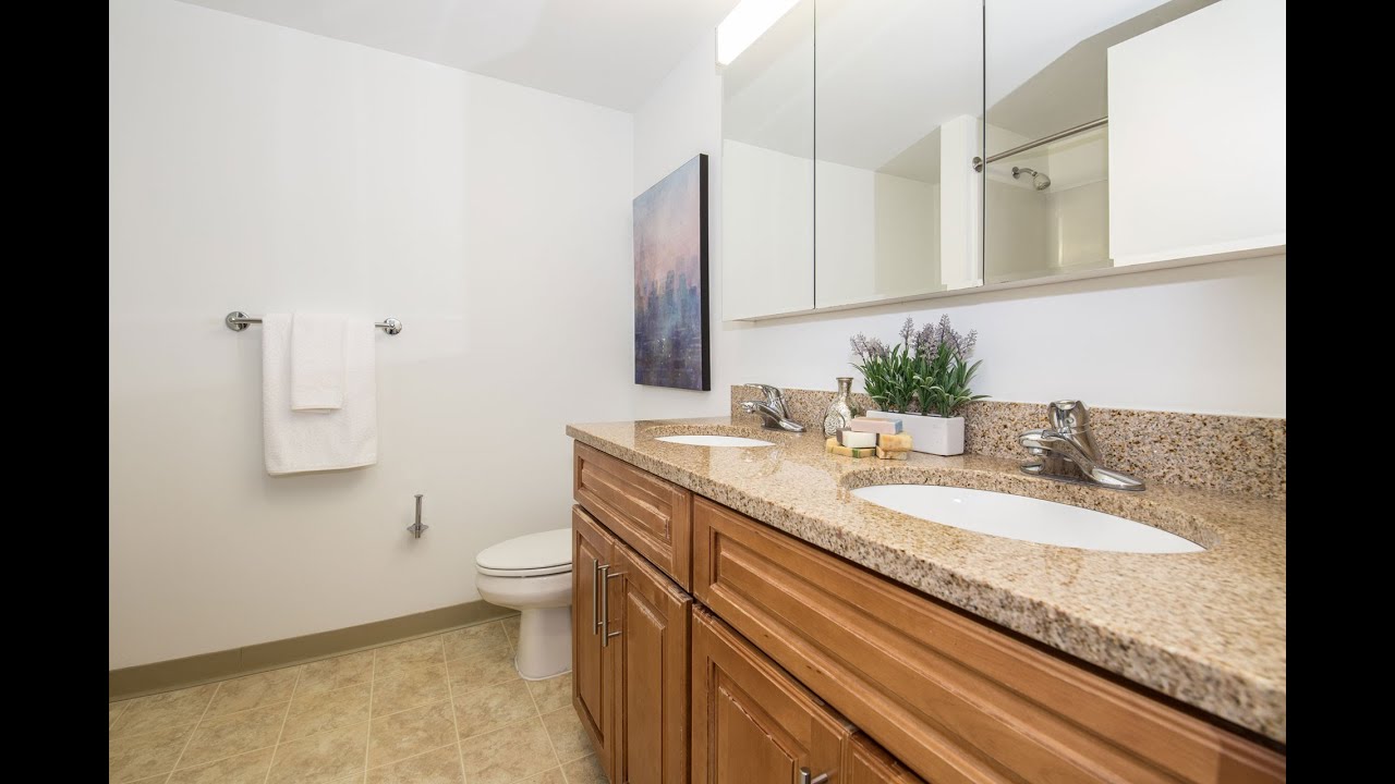 The Piazza -- George Street Townhome - YouTube