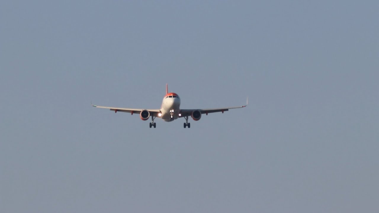 Venice Plane Spotting [03/2022] | EasyJet and Ryanair Landing - YouTube