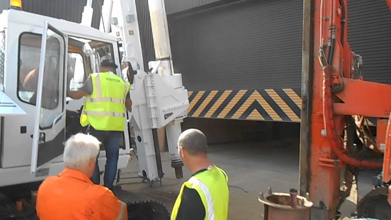 Mait HR130 Drilling Rig - YouTube