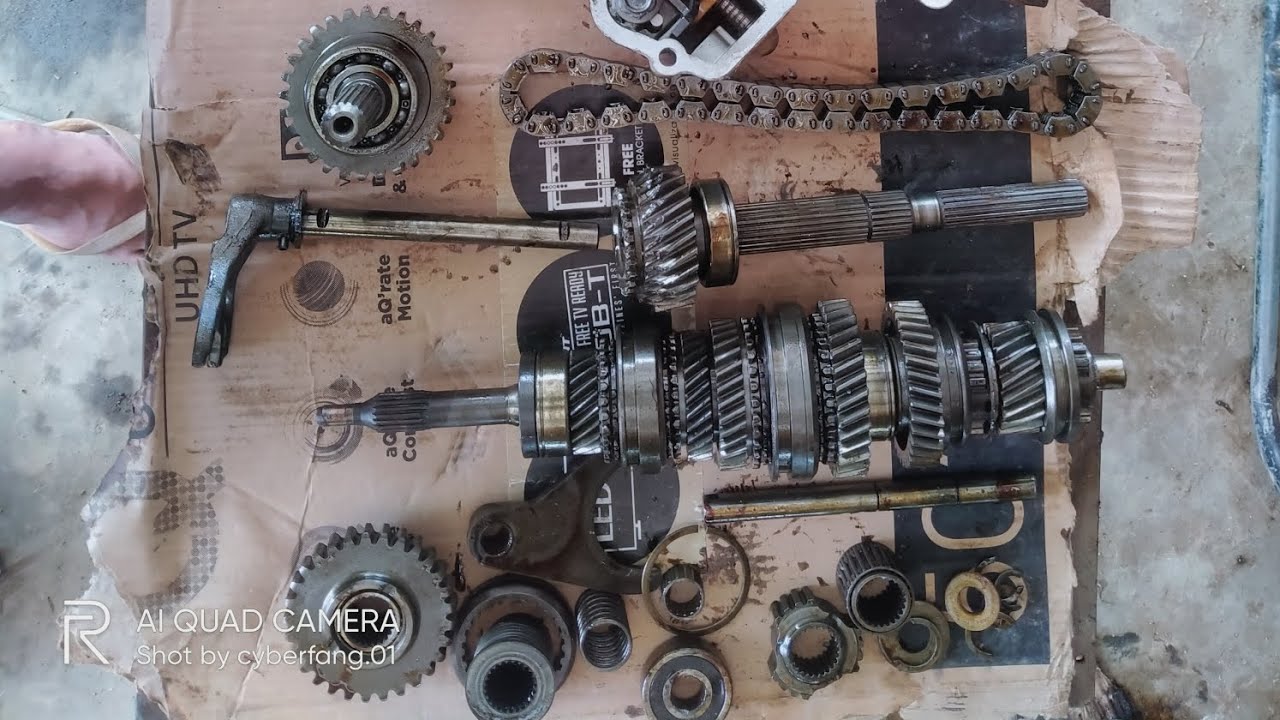 what's inside of 4x4 suzuki multicab transmission? - YouTube