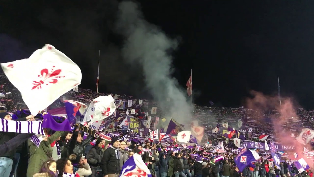 Fiorentina - Juve Merda : Opkomst/clublied - YouTube