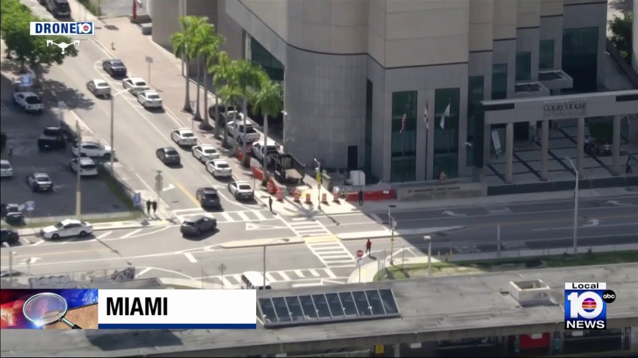 Government building in Miami evacuated over suspicious package - YouTube