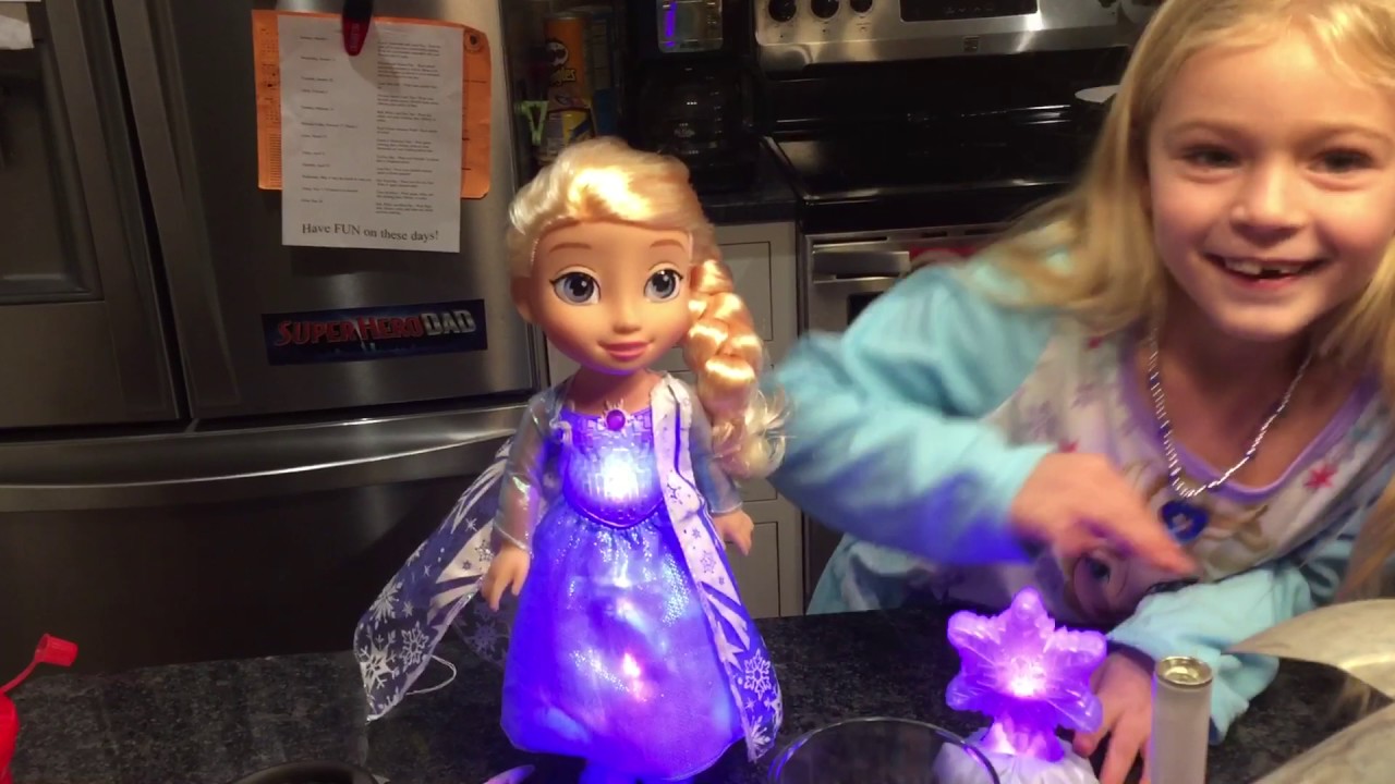 Elsa northern lights demo - YouTube