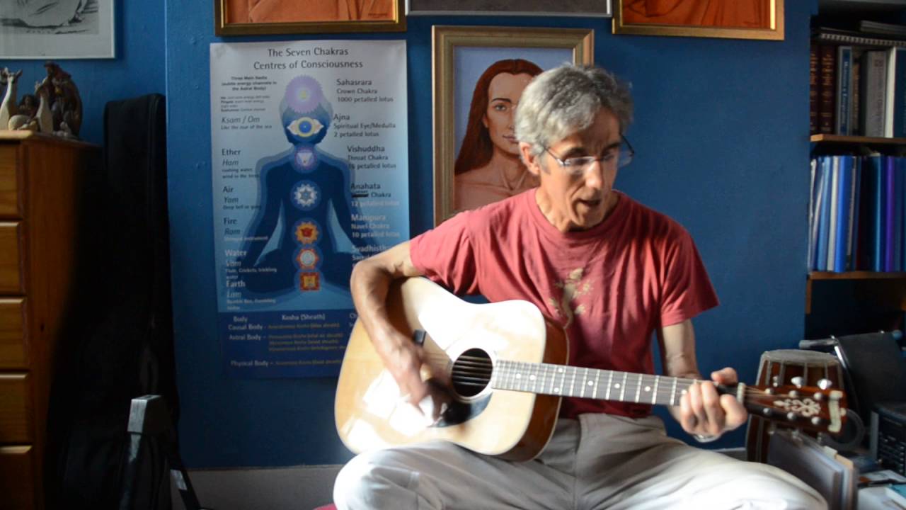 Stephen Sturgess chants Yogananda chant: Who is in my Temple 22July2016 ...