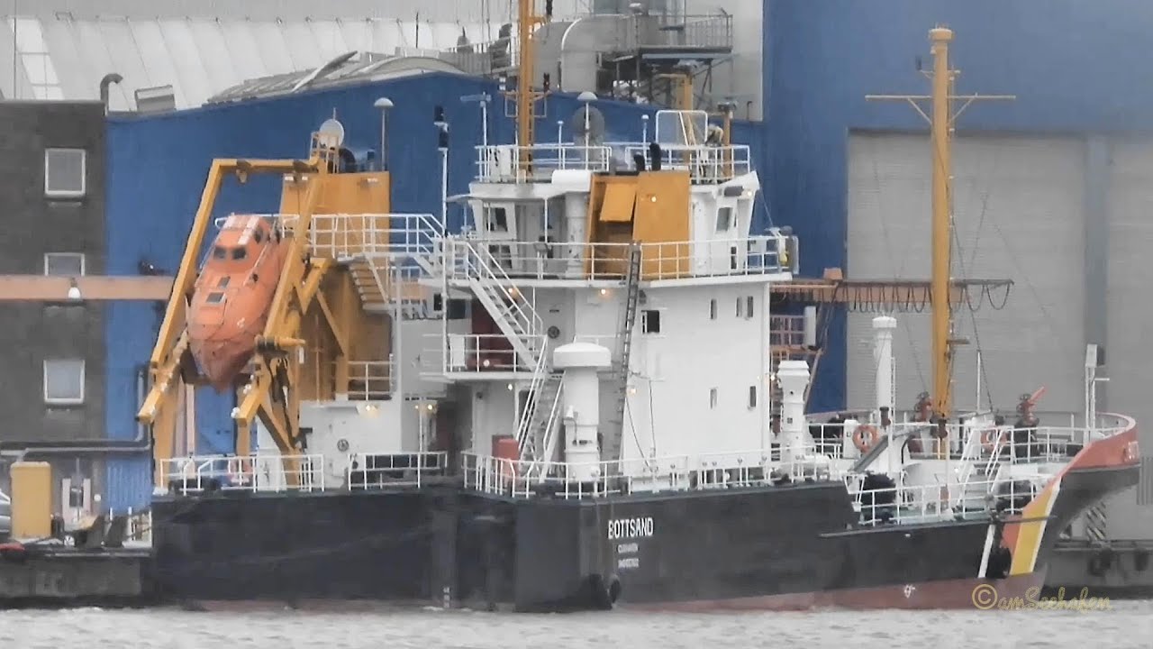 Öl-Auffangschiff BOTTSAND Emden split anti pollution ship new paint ...