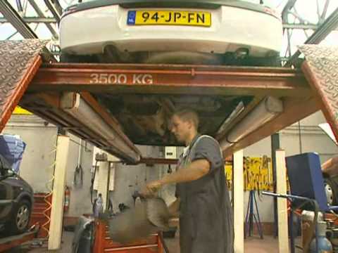 Beroepenfilmpje automonteur - YouTube