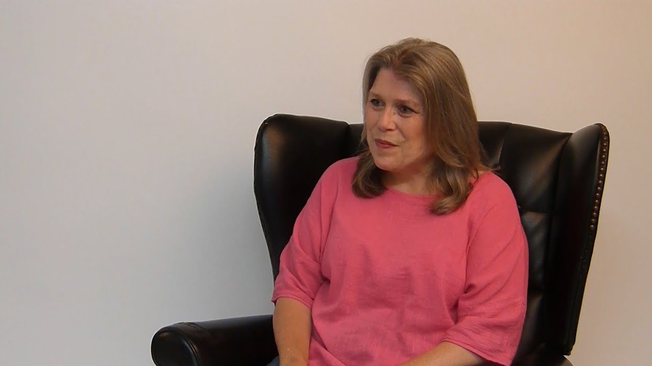 Interview with Debbie Bird (For Buzzing) #DebbieBird #Buzzing - YouTube