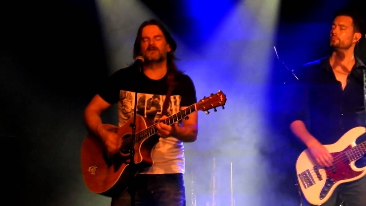 Ray Wilson & Band: "Bless Me" live in Aschaffenburg, 10.10.2015 - YouTube