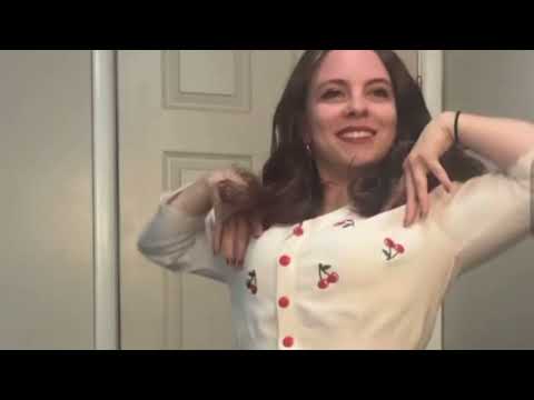 Hot baddie twerking in leather pants